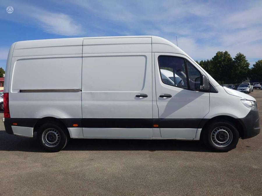 White Mercedes-Benz Sprinter 2021 in Taurage, with an engine capacity of 1.95 L and mileage of 217 thousand km for 13068 €, photo 4 on AUTOMOTO.COM.LV