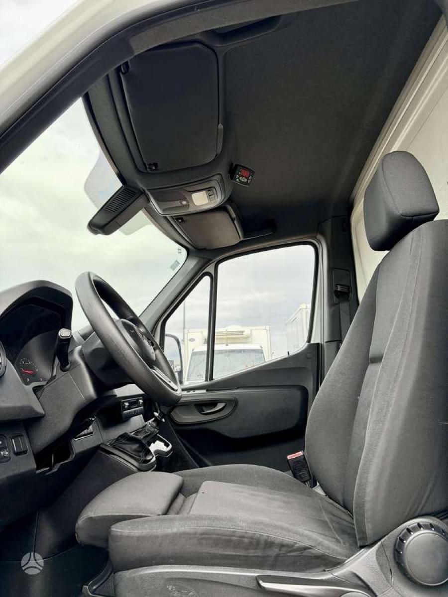 Balts Mercedes-Benz Sprinter 2021 Viļņa, ar dzinēja tilpumu 2.14 L un nobraukumu 244 tūkst. km par 17900 €, foto 18 vietnē AUTOMOTO.COM.LV