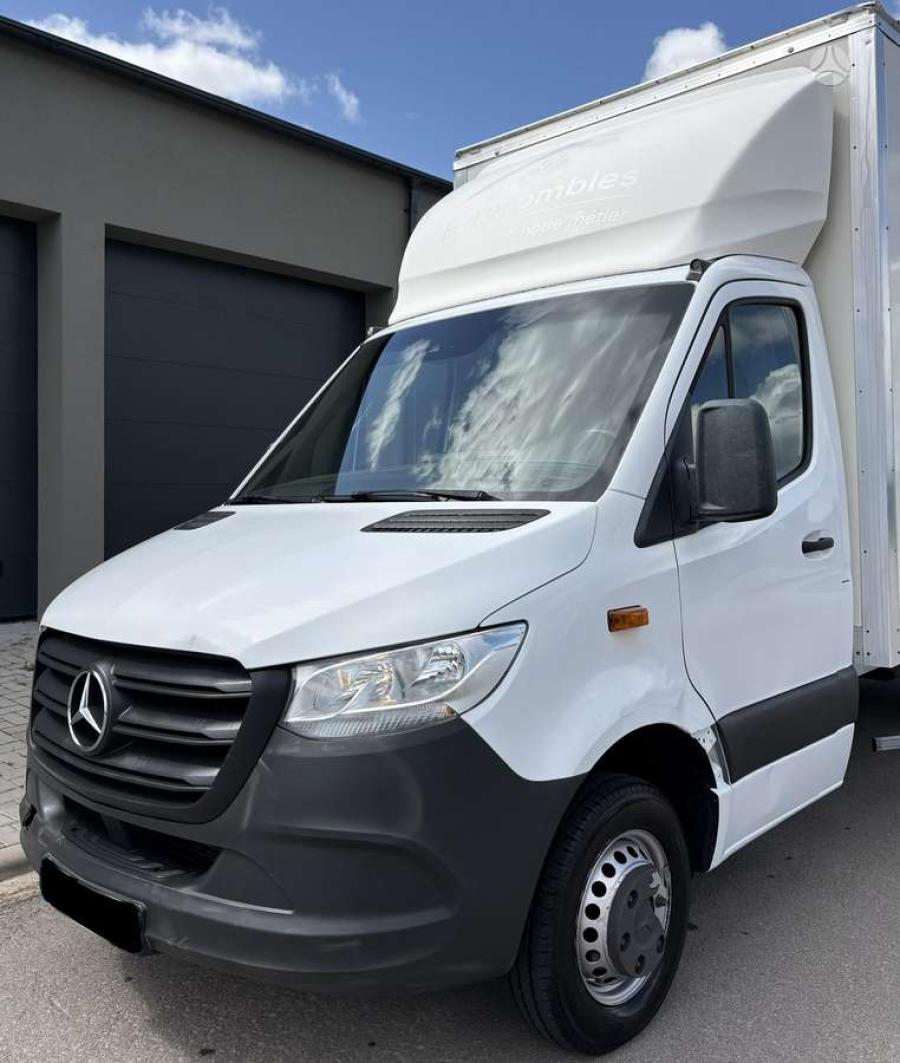 White Mercedes-Benz Sprinter 2021 in Kaunas, with an engine capacity of 2.14 L and mileage of 200 thousand km for 15900 €, photo 3 on AUTOMOTO.COM.LV