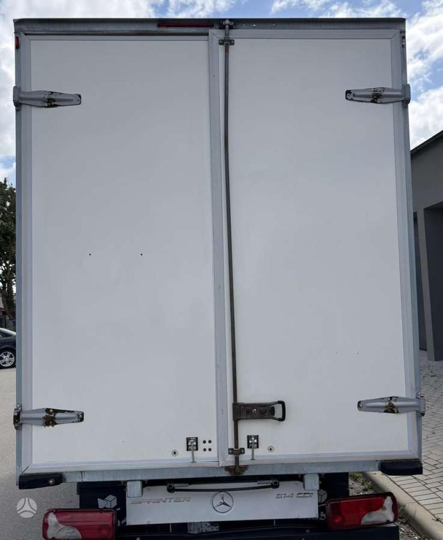 White Mercedes-Benz Sprinter 2021 in Kaunas, with an engine capacity of 2.14 L and mileage of 200 thousand km for 15900 €, photo 11 on AUTOMOTO.COM.LV