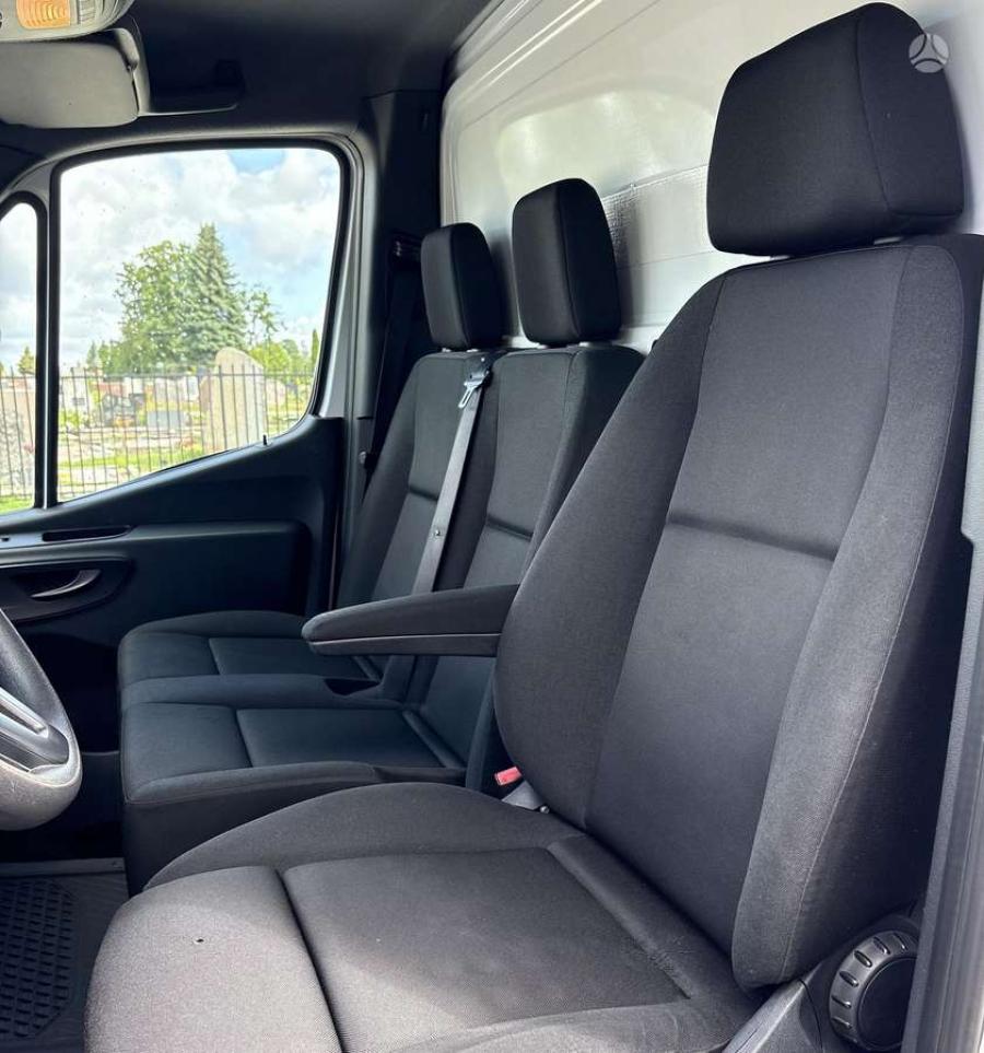 White Mercedes-Benz Sprinter 2021 in Kaunas, with an engine capacity of 2.14 L and mileage of 200 thousand km for 15900 €, photo 15 on AUTOMOTO.COM.LV