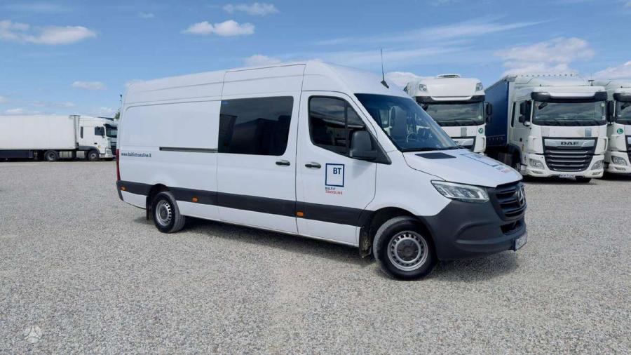 White Mercedes-Benz Sprinter 2022 in Kaunas, with an engine capacity of 2.99 L and mileage of 516 thousand km for 25500 €, photo 5 on AUTOMOTO.COM.LV