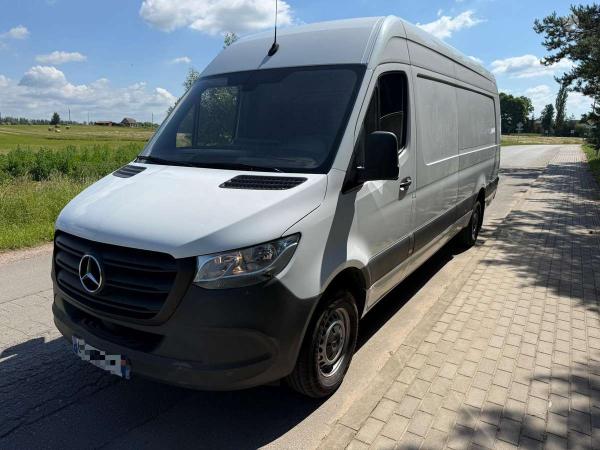Balts Mercedes-Benz Sprinter 2022 Tauragė, ar dzinēja tilpumu 1.95 L un nobraukumu 189 tūkst. km par 15500 €, foto 1 vietnē AUTOMOTO.COM.LV