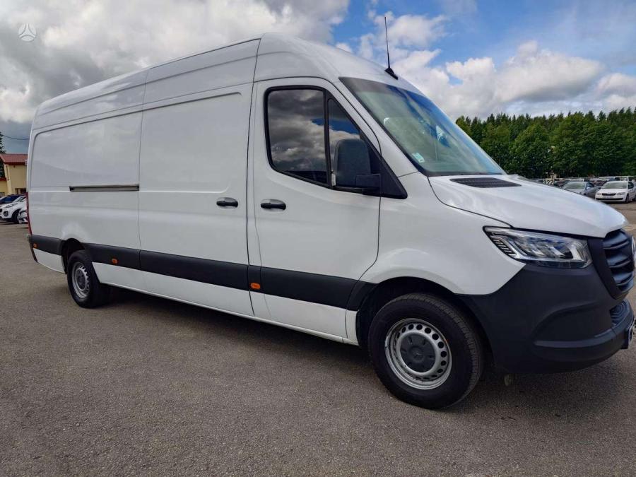 White Mercedes-Benz Sprinter 2022 in Taurage, with an engine capacity of 1.95 L and mileage of 245 thousand km for 19239 €, photo 1 on AUTOMOTO.COM.LV