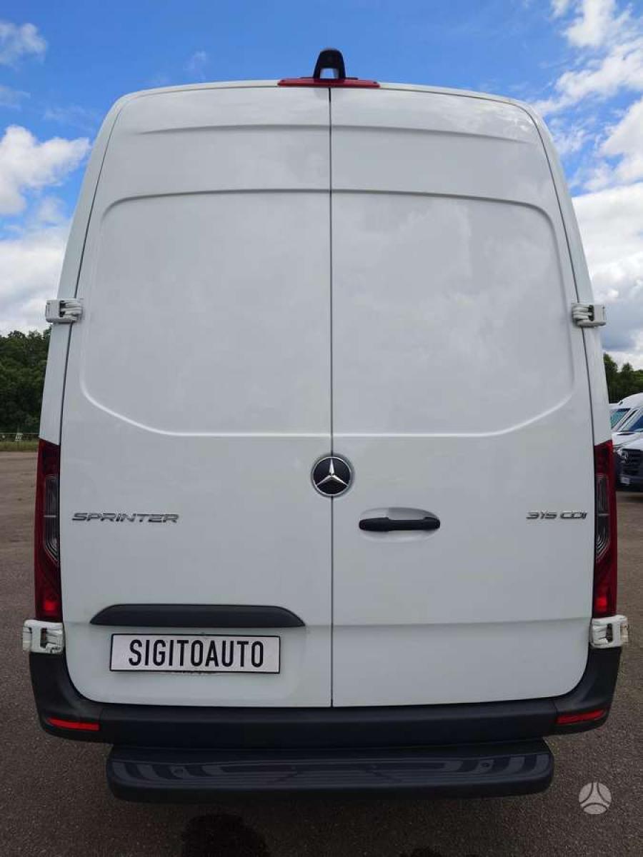 White Mercedes-Benz Sprinter 2022 in Taurage, with an engine capacity of 1.95 L and mileage of 245 thousand km for 19239 €, photo 6 on AUTOMOTO.COM.LV