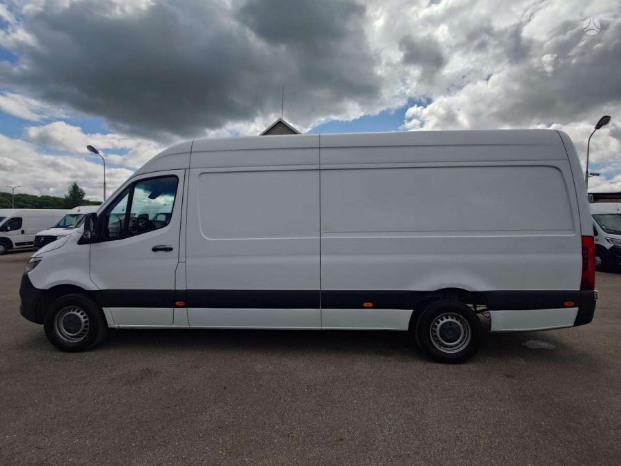 White Mercedes-Benz Sprinter 2022 in Taurage, with an engine capacity of 1.95 L and mileage of 245 thousand km for 19239 €, photo 7 on AUTOMOTO.COM.LV