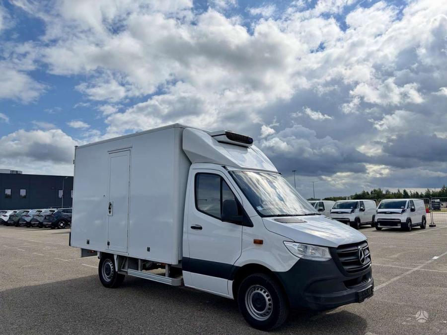 Balts Mercedes-Benz Sprinter 2022 Viļņa, ar dzinēja tilpumu 1.95 L un nobraukumu 206 tūkst. km par 19900 €, foto 4 vietnē AUTOMOTO.COM.LV