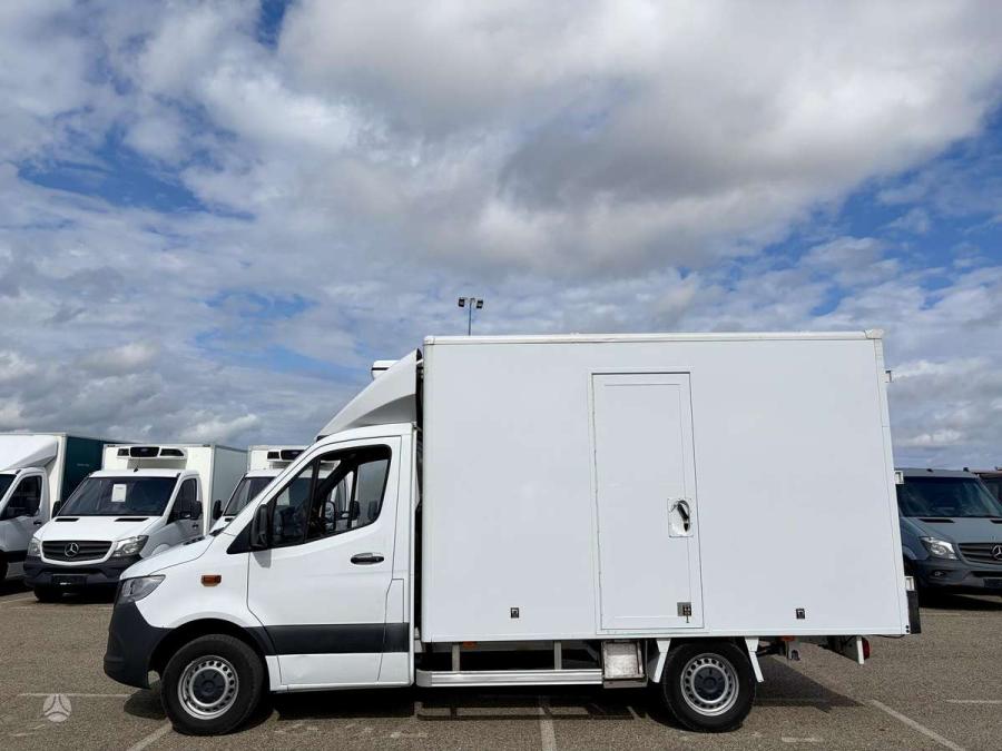 Balts Mercedes-Benz Sprinter 2022 Viļņa, ar dzinēja tilpumu 1.95 L un nobraukumu 206 tūkst. km par 19900 €, foto 9 vietnē AUTOMOTO.COM.LV