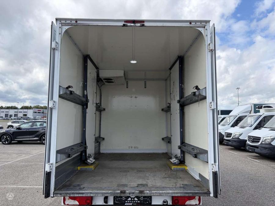 Balts Mercedes-Benz Sprinter 2022 Viļņa, ar dzinēja tilpumu 1.95 L un nobraukumu 206 tūkst. km par 19900 €, foto 10 vietnē AUTOMOTO.COM.LV