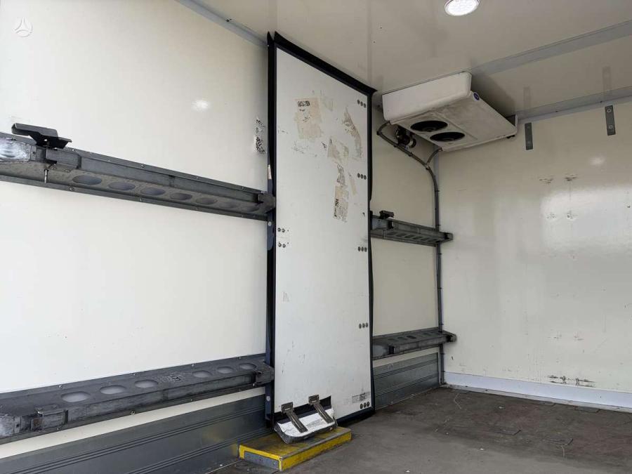Balts Mercedes-Benz Sprinter 2022 Viļņa, ar dzinēja tilpumu 1.95 L un nobraukumu 206 tūkst. km par 19900 €, foto 12 vietnē AUTOMOTO.COM.LV