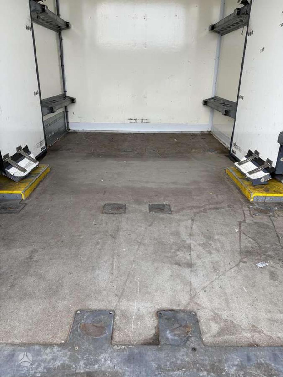 Balts Mercedes-Benz Sprinter 2022 Viļņa, ar dzinēja tilpumu 1.95 L un nobraukumu 206 tūkst. km par 19900 €, foto 14 vietnē AUTOMOTO.COM.LV
