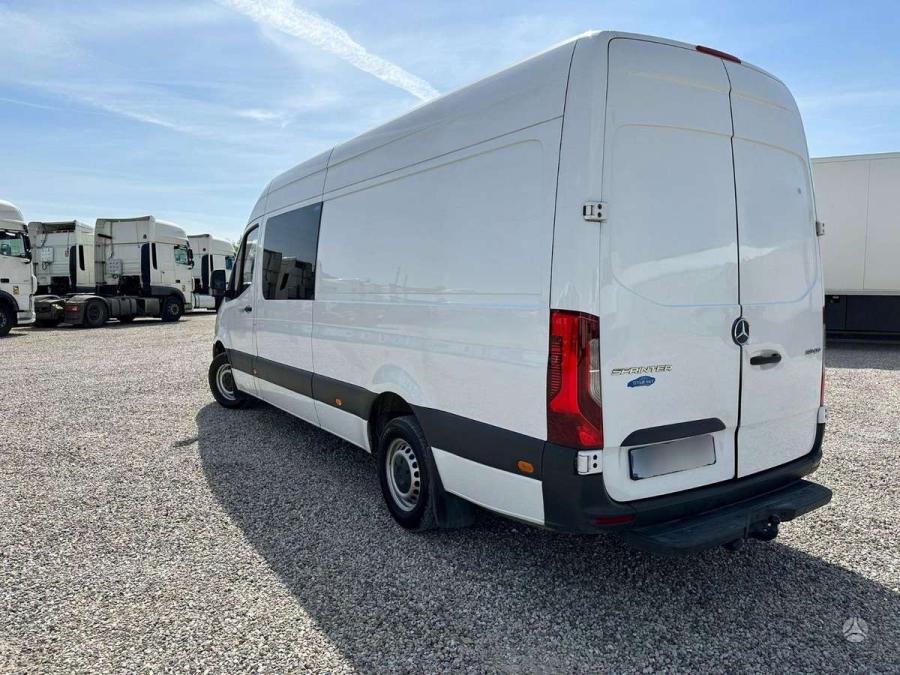 White Mercedes-Benz Sprinter 2022 in Kaunas, with an engine capacity of 0.00 L and mileage of 600 thousand km for 22869 €, photo 5 on AUTOMOTO.COM.LV