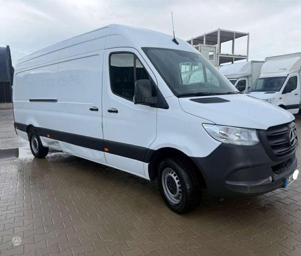 White Mercedes-Benz Sprinter 2022 in Kaunas, with an engine capacity of 2.00 L and mileage of 330 thousand km for 11200 €, photo 3 on AUTOMOTO.COM.LV