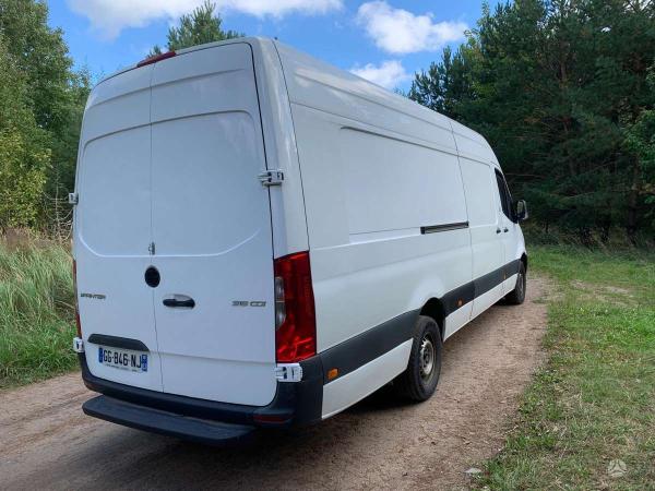 Белый Мерседес Спринтер 2022 в Вильнюс, объемом двигателя 1.95 л и пробегом 250 тыс. км за 20207 €, фото 4 на AUTOMOTO.COM.LV