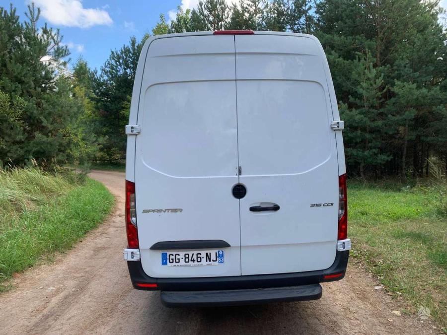 Balts Mercedes-Benz Sprinter 2022 Viļņa, ar dzinēja tilpumu 1.95 L un nobraukumu 250 tūkst. km par 20207 €, foto 6 vietnē AUTOMOTO.COM.LV