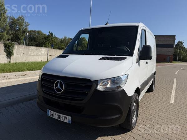 White Mercedes-Benz Sprinter 2022 in Jelgava, with an engine capacity of 2.00 L and mileage of 243 thousand km for 14900 €, photo 5 on AUTOMOTO.COM.LV