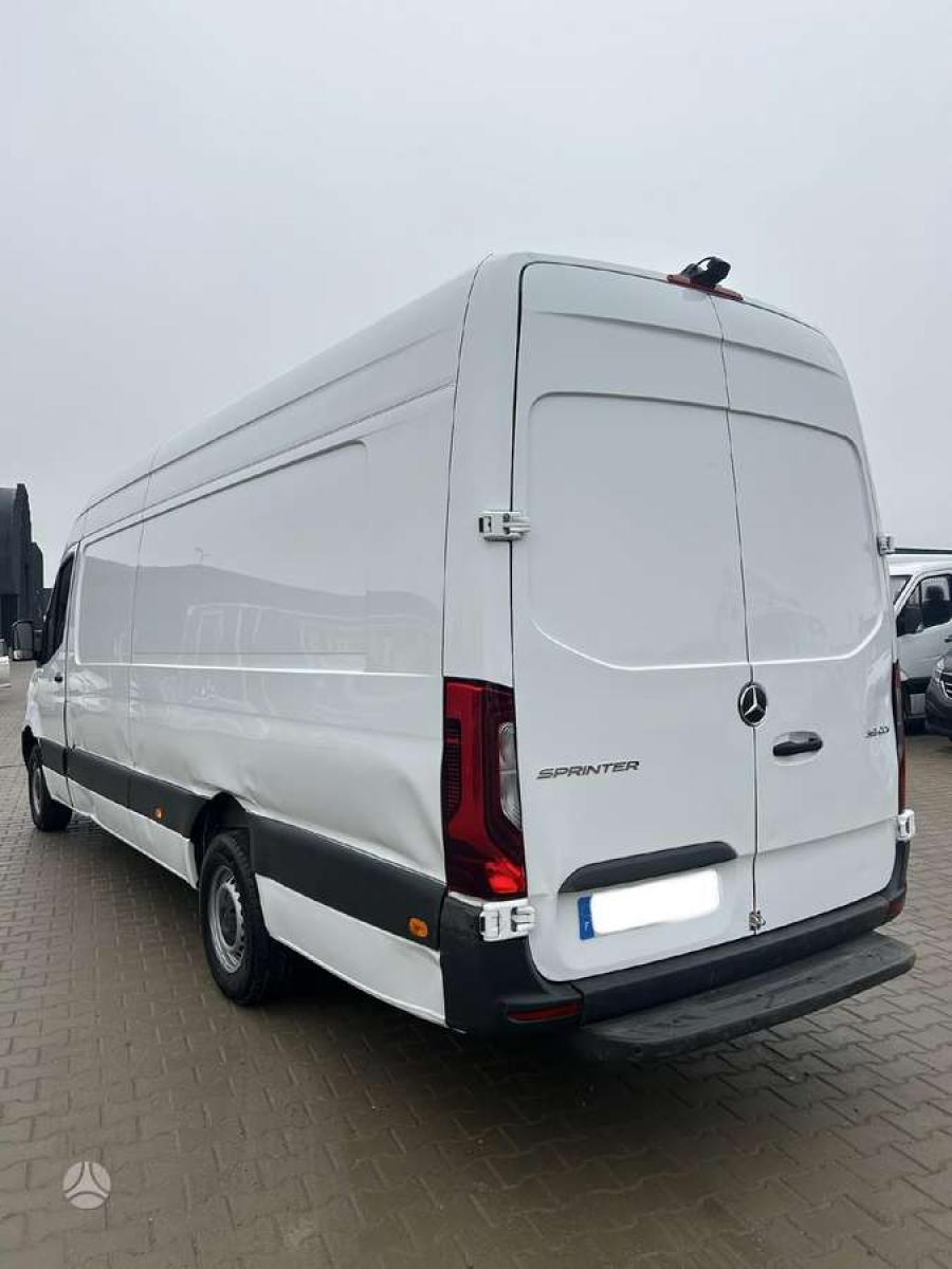 White Mercedes-Benz Sprinter 2023 in Kaunas, with an engine capacity of 2.00 L and mileage of 340 thousand km for 17800 €, photo 6 on AUTOMOTO.COM.LV