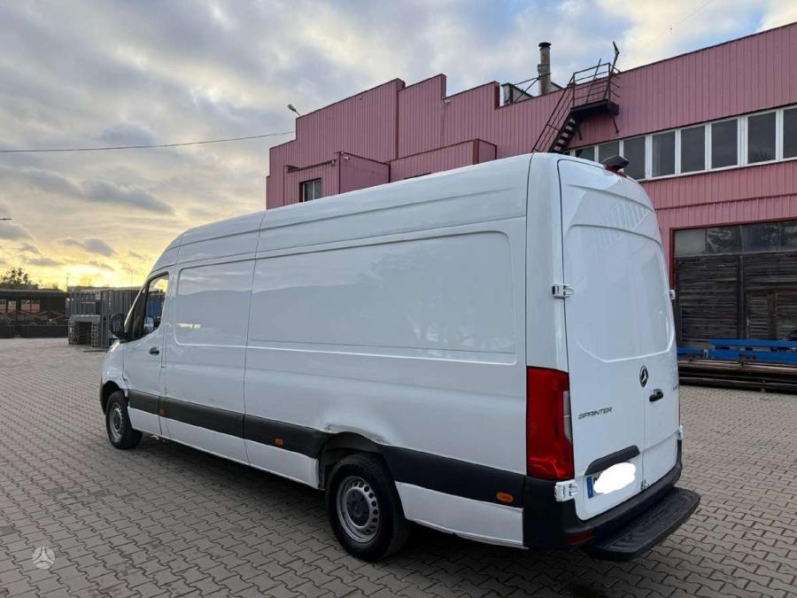 Balts Mercedes-Benz Sprinter 2023 Kauņa, ar dzinēja tilpumu 2.00 L un nobraukumu 550 tūkst. km par 16850 €, foto 3 vietnē AUTOMOTO.COM.LV
