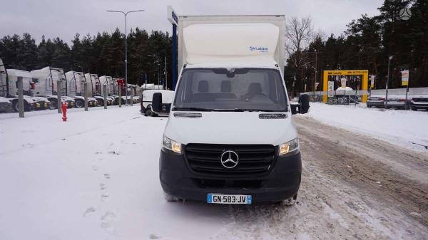 White Mercedes-Benz Sprinter 2023 in Vilnius, with an engine capacity of 1.95 L and mileage of 175 thousand km for 22900 €, photo 2 on AUTOMOTO.COM.LV