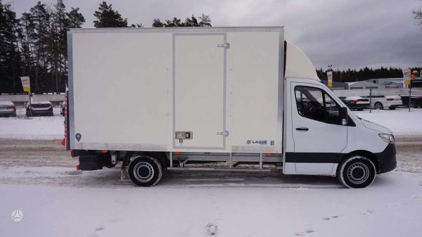 White Mercedes-Benz Sprinter 2023 in Vilnius, with an engine capacity of 1.95 L and mileage of 175 thousand km for 22900 €, photo 4 on AUTOMOTO.COM.LV