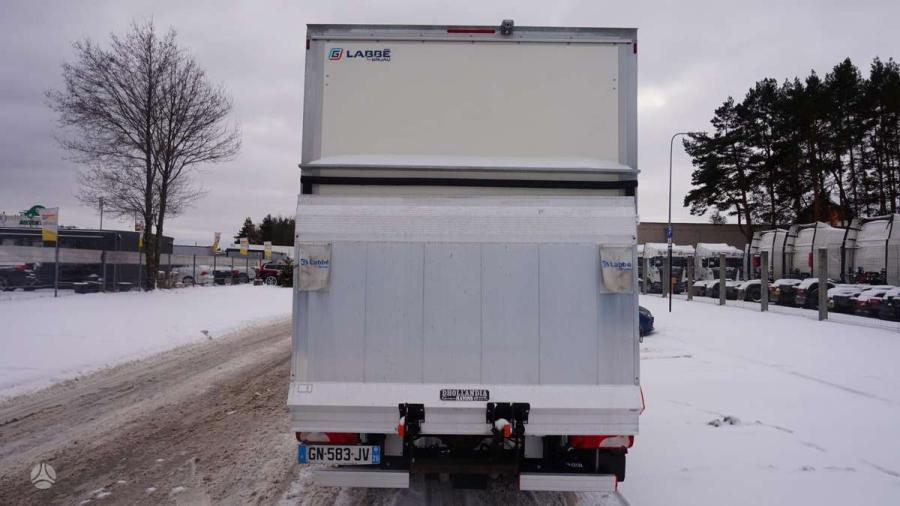 White Mercedes-Benz Sprinter 2023 in Vilnius, with an engine capacity of 1.95 L and mileage of 175 thousand km for 22900 €, photo 6 on AUTOMOTO.COM.LV