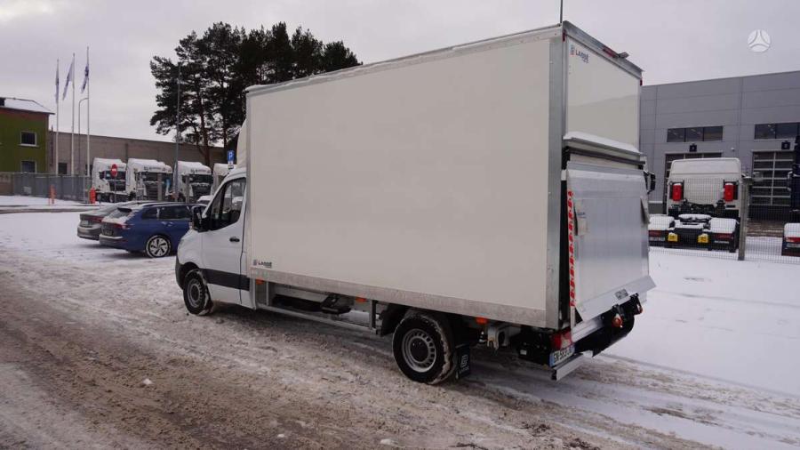White Mercedes-Benz Sprinter 2023 in Vilnius, with an engine capacity of 1.95 L and mileage of 175 thousand km for 22900 €, photo 7 on AUTOMOTO.COM.LV
