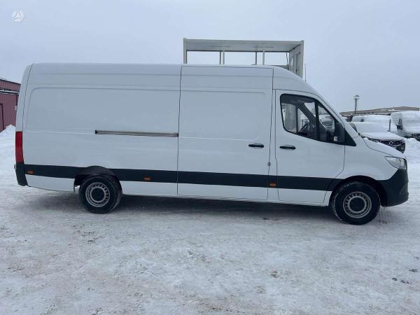 White Mercedes-Benz Sprinter 2023 in Kaunas, with an engine capacity of 2.00 L and mileage of 320 thousand km for 17650 €, photo 4 on AUTOMOTO.COM.LV