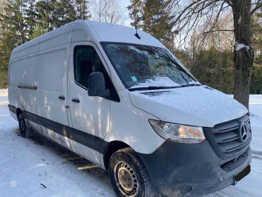White Mercedes-Benz Sprinter 2023 in Panevezys, with an engine capacity of 1.95 L and mileage of 400 thousand km for 15900 €, photo 4 on AUTOMOTO.COM.LV
