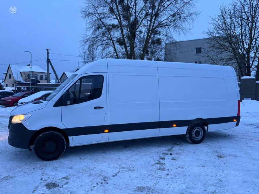 White Mercedes-Benz Sprinter 2023 in Kaunas, with an engine capacity of 2.00 L and mileage of 380 thousand km for 18900 €, photo 1 on AUTOMOTO.COM.LV