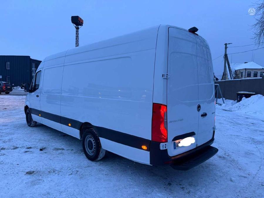White Mercedes-Benz Sprinter 2023 in Kaunas, with an engine capacity of 2.00 L and mileage of 380 thousand km for 18900 €, photo 3 on AUTOMOTO.COM.LV
