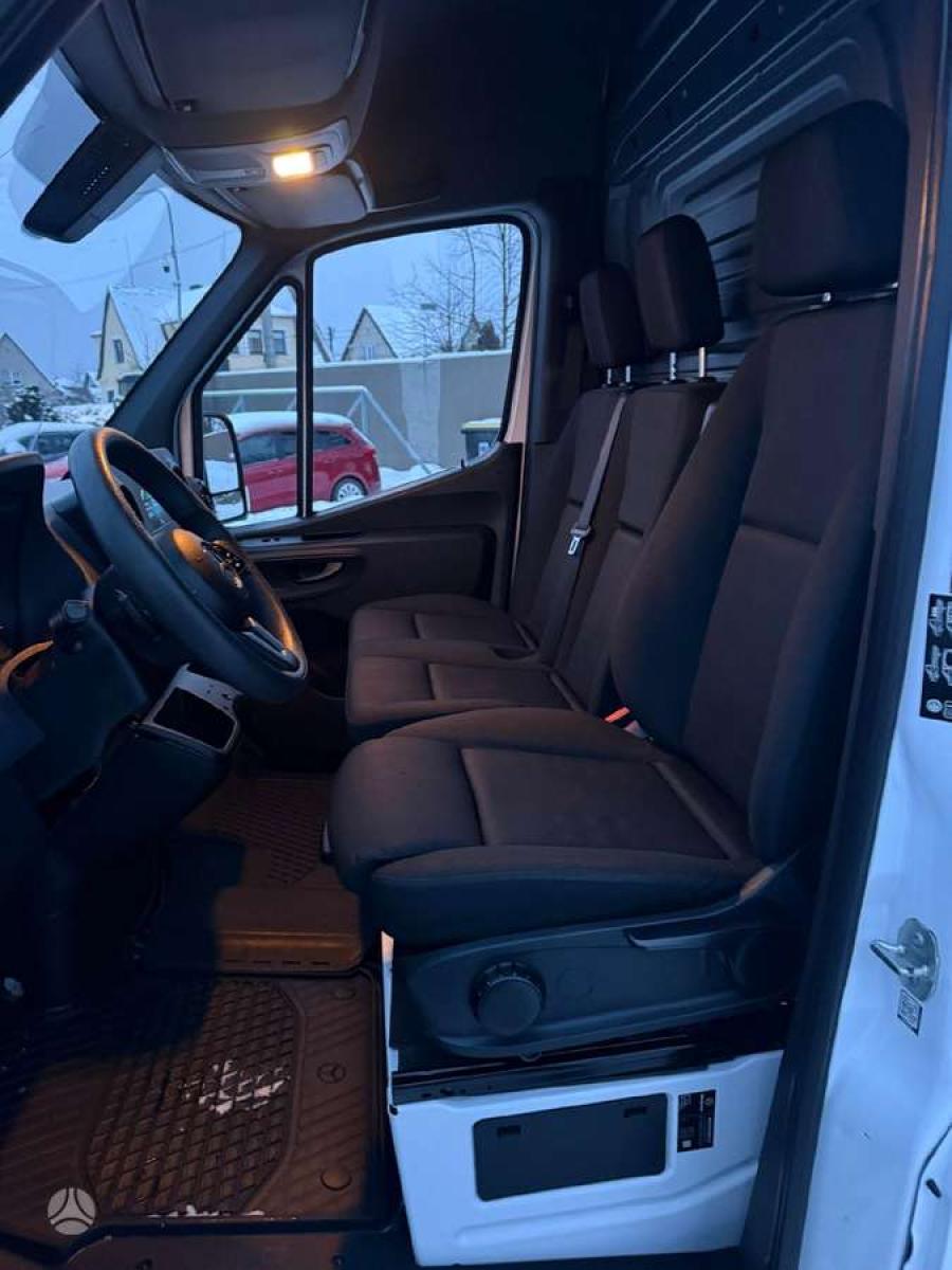 White Mercedes-Benz Sprinter 2023 in Kaunas, with an engine capacity of 2.00 L and mileage of 380 thousand km for 18900 €, photo 10 on AUTOMOTO.COM.LV