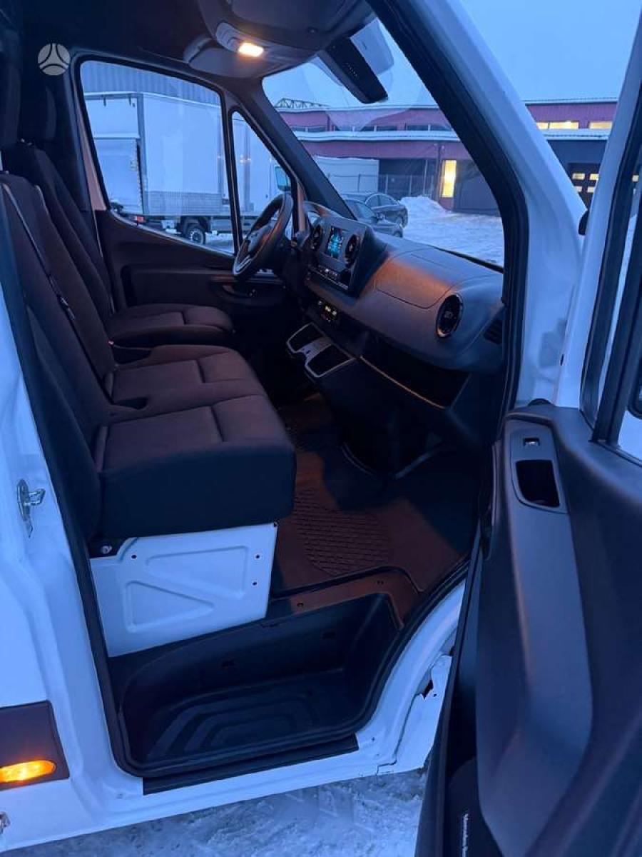White Mercedes-Benz Sprinter 2023 in Kaunas, with an engine capacity of 2.00 L and mileage of 380 thousand km for 18900 €, photo 12 on AUTOMOTO.COM.LV