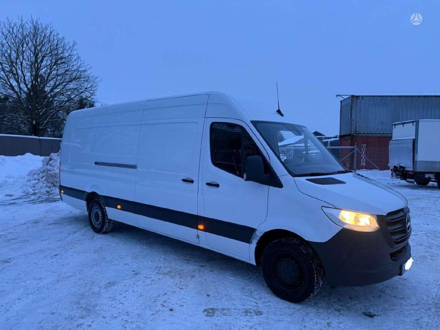 White Mercedes-Benz Sprinter 2023 in Kaunas, with an engine capacity of 2.00 L and mileage of 380 thousand km for 18900 €, photo 13 on AUTOMOTO.COM.LV