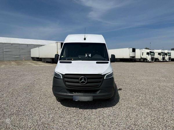 Balts Mercedes-Benz Sprinter 2023 Kauņa, ar dzinēja tilpumu 1.95 L un nobraukumu 385 tūkst. km par 33275 €, foto 2 vietnē AUTOMOTO.COM.LV