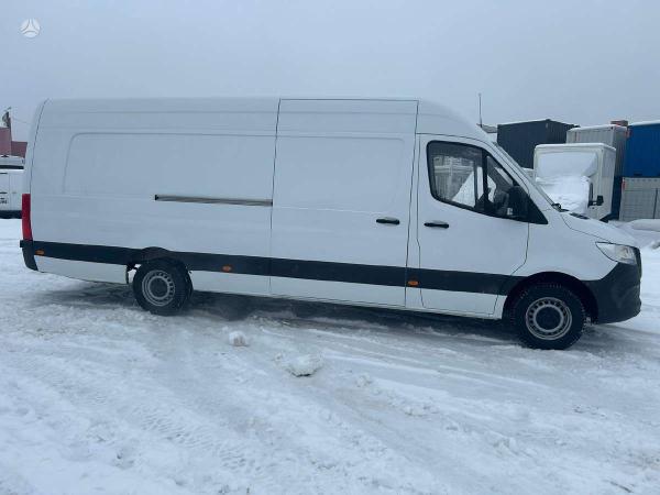 White Mercedes-Benz Sprinter 2023 in Kaunas, with an engine capacity of 2.00 L and mileage of 198 thousand km for 16800 €, photo 1 on AUTOMOTO.COM.LV