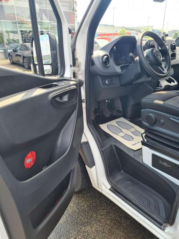 White Mercedes-Benz Sprinter 2023 in Vilnius, with an engine capacity of 1.95 L and mileage of 440 thousand km for 10890 €, photo 5 on AUTOMOTO.COM.LV