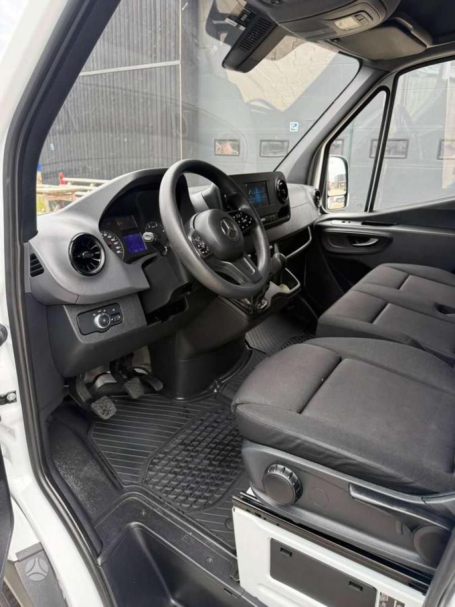 White Mercedes-Benz Sprinter 2023 in Kaunas, with an engine capacity of 2.00 L and mileage of 319 thousand km for 13200 €, photo 5 on AUTOMOTO.COM.LV