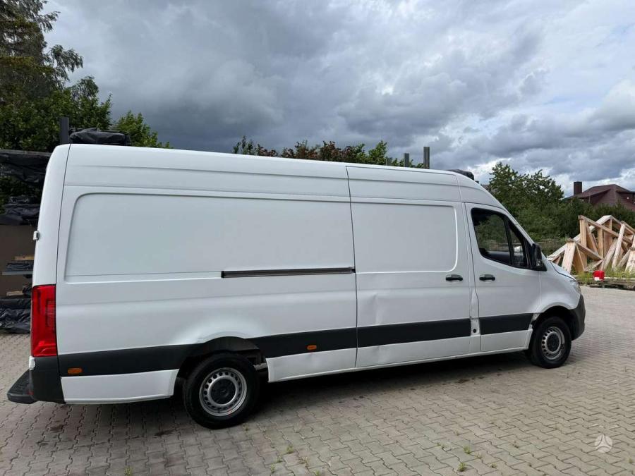 White Mercedes-Benz Sprinter 2023 in Kaunas, with an engine capacity of 2.00 L and mileage of 319 thousand km for 13200 €, photo 12 on AUTOMOTO.COM.LV