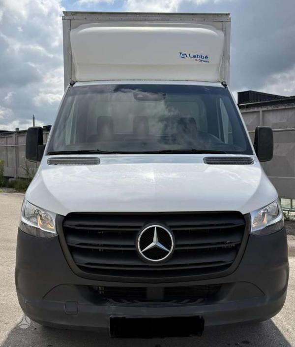 White Mercedes-Benz Sprinter 2023 in Kaunas, with an engine capacity of 1.95 L and mileage of 160 thousand km for 19500 €, photo 3 on AUTOMOTO.COM.LV