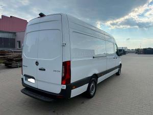 White Mercedes-Benz Sprinter 2023 in Kaunas, with an engine capacity of 2.00 L and mileage of 380 thousand km for 17500 €, photo 3 on AUTOMOTO.COM.LV