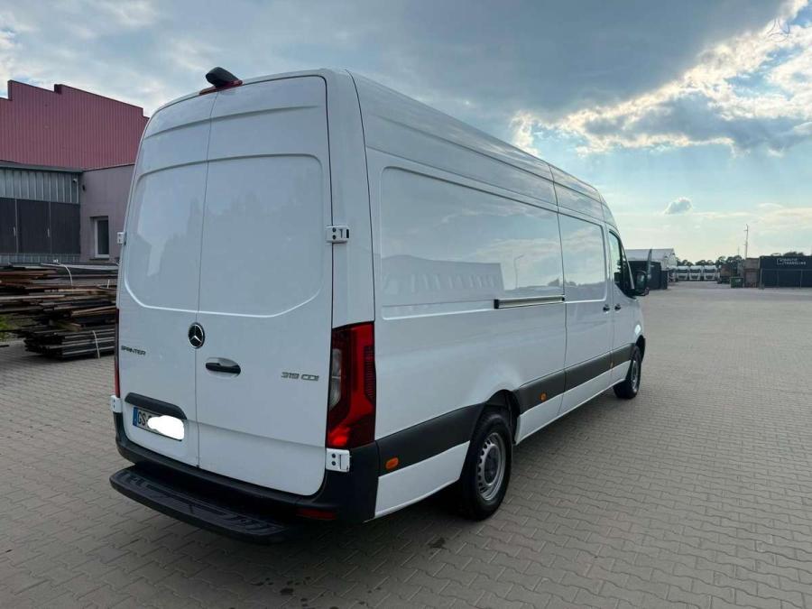 White Mercedes-Benz Sprinter 2023 in Kaunas, with an engine capacity of 2.00 L and mileage of 380 thousand km for 17500 €, photo 3 on AUTOMOTO.COM.LV
