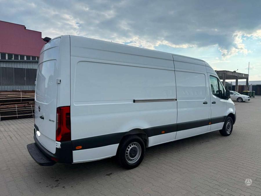 White Mercedes-Benz Sprinter 2023 in Kaunas, with an engine capacity of 2.00 L and mileage of 380 thousand km for 17500 €, photo 7 on AUTOMOTO.COM.LV