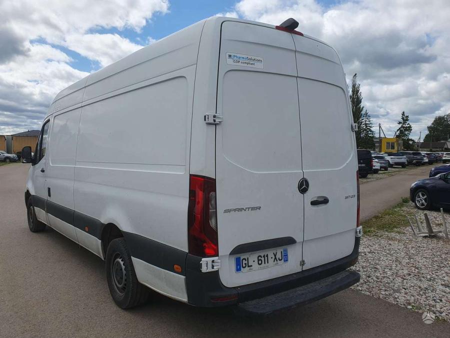 White Mercedes-Benz Sprinter 2023 in Taurage, with an engine capacity of 2.00 L and mileage of 207 thousand km for 16900 €, photo 4 on AUTOMOTO.COM.LV