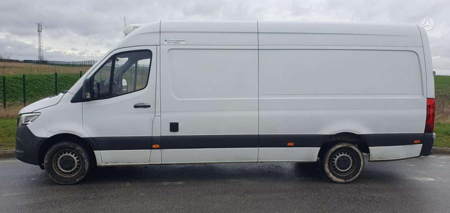 White Mercedes-Benz Sprinter 2023 in Taurage, with an engine capacity of 2.00 L and mileage of 207 thousand km for 16900 €, photo 5 on AUTOMOTO.COM.LV