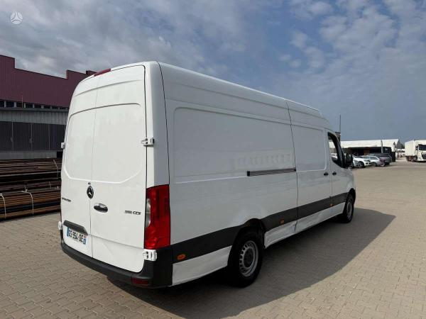 White Mercedes-Benz Sprinter 2023 in Kaunas, with an engine capacity of 2.00 L and mileage of 409 thousand km for 11980 €, photo 4 on AUTOMOTO.COM.LV