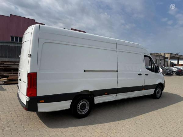 White Mercedes-Benz Sprinter 2023 in Kaunas, with an engine capacity of 2.00 L and mileage of 409 thousand km for 11980 €, photo 5 on AUTOMOTO.COM.LV