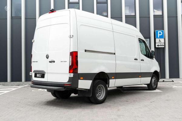 White Mercedes-Benz Sprinter 2023 in Vilnius, with an engine capacity of 1.95 L and mileage of 179 thousand km for 27950 €, photo 6 on AUTOMOTO.COM.LV