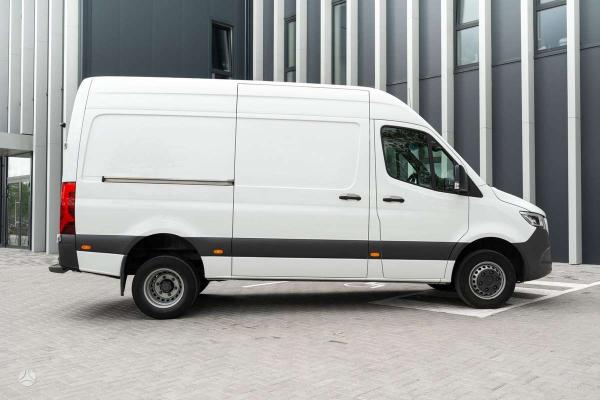 White Mercedes-Benz Sprinter 2023 in Vilnius, with an engine capacity of 1.95 L and mileage of 179 thousand km for 27950 €, photo 7 on AUTOMOTO.COM.LV