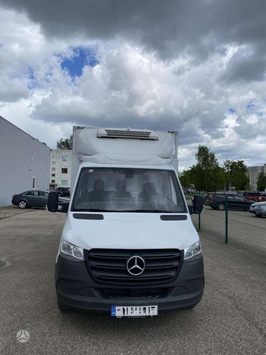 White Mercedes-Benz Sprinter 2024 in Kaunas, with an engine capacity of 2.29 L and mileage of 450 thousand km for 25500 €, photo 1 on AUTOMOTO.COM.LV