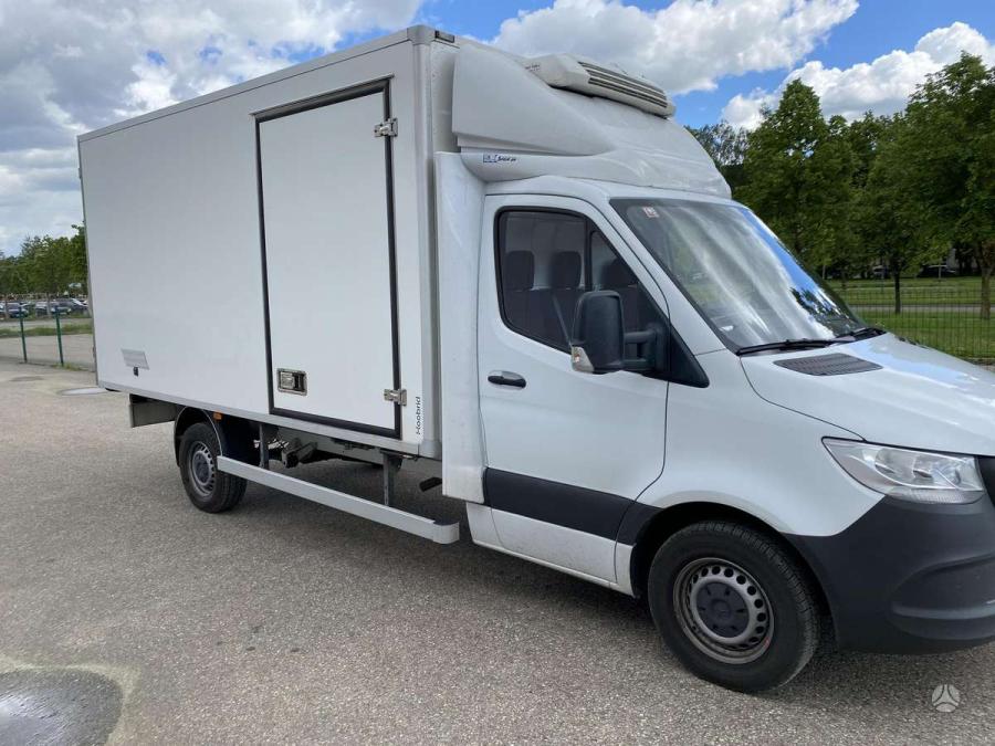 White Mercedes-Benz Sprinter 2024 in Kaunas, with an engine capacity of 2.29 L and mileage of 450 thousand km for 25500 €, photo 3 on AUTOMOTO.COM.LV